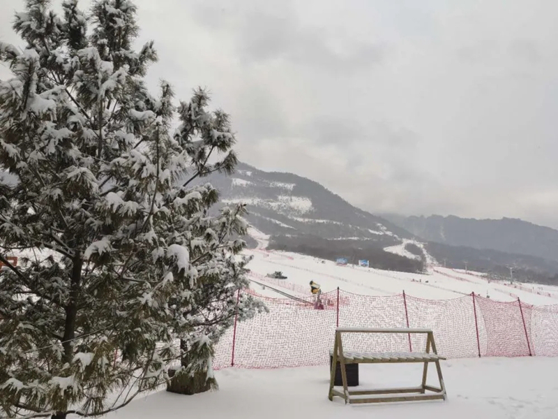 谁说雪季结束了！宝鸡鳌山还可以滑雪_陕西省体育局